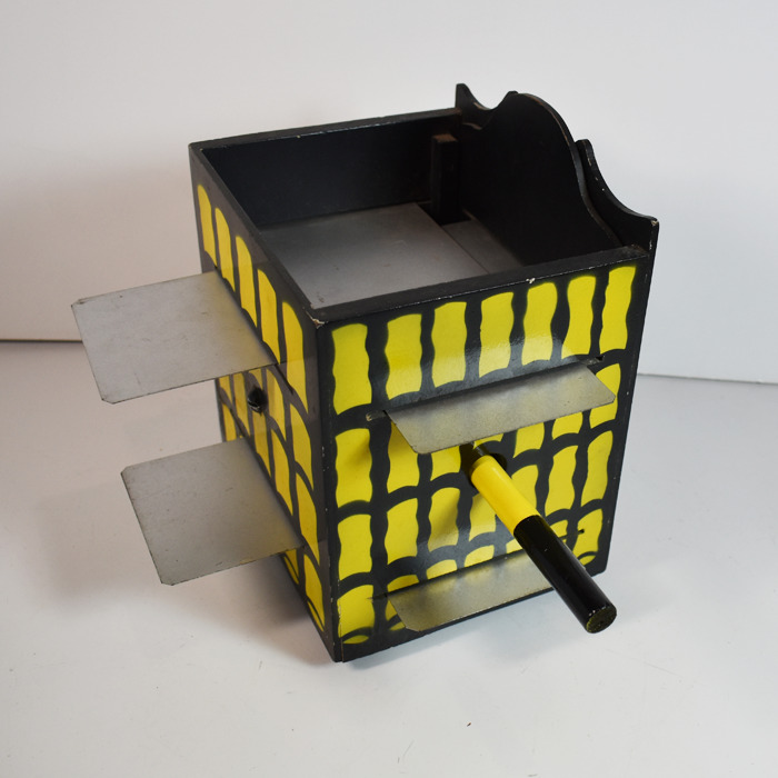 Grants Bamboo Chest and Glass: UF Grant/Mak Magic | Magic Collectibles