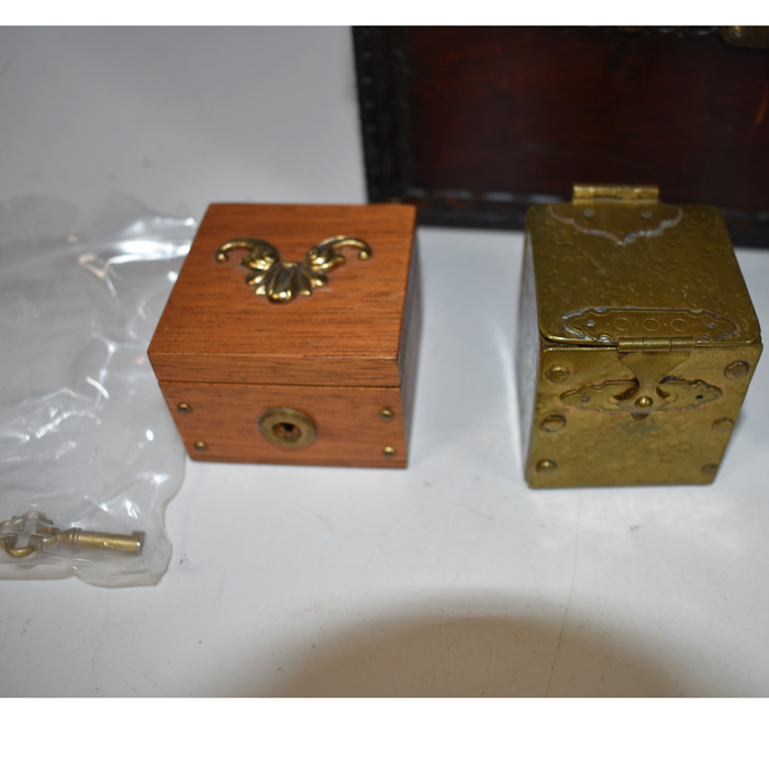 8 vintage Lippincott boxes from the Doc Mossey Collection | Magic ...