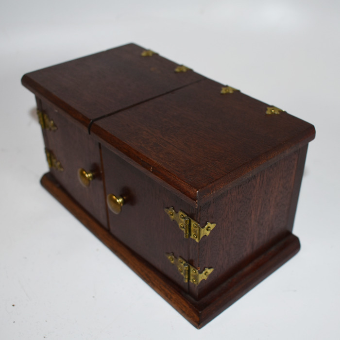Walter Gibson Owned and Performance used Thayer Die Box | Magic ...